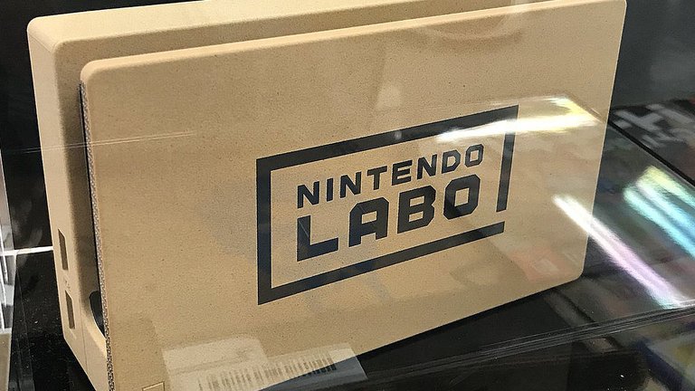Nintendo Switch : des nouvelles photos du modèle collector en carton ...