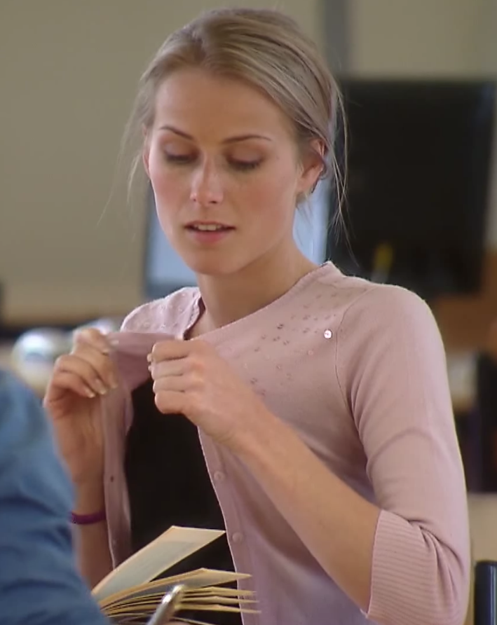 [Sexy] La fille qui fait un Strip-Tease. sur le forum Blabla 18-25 ans ...