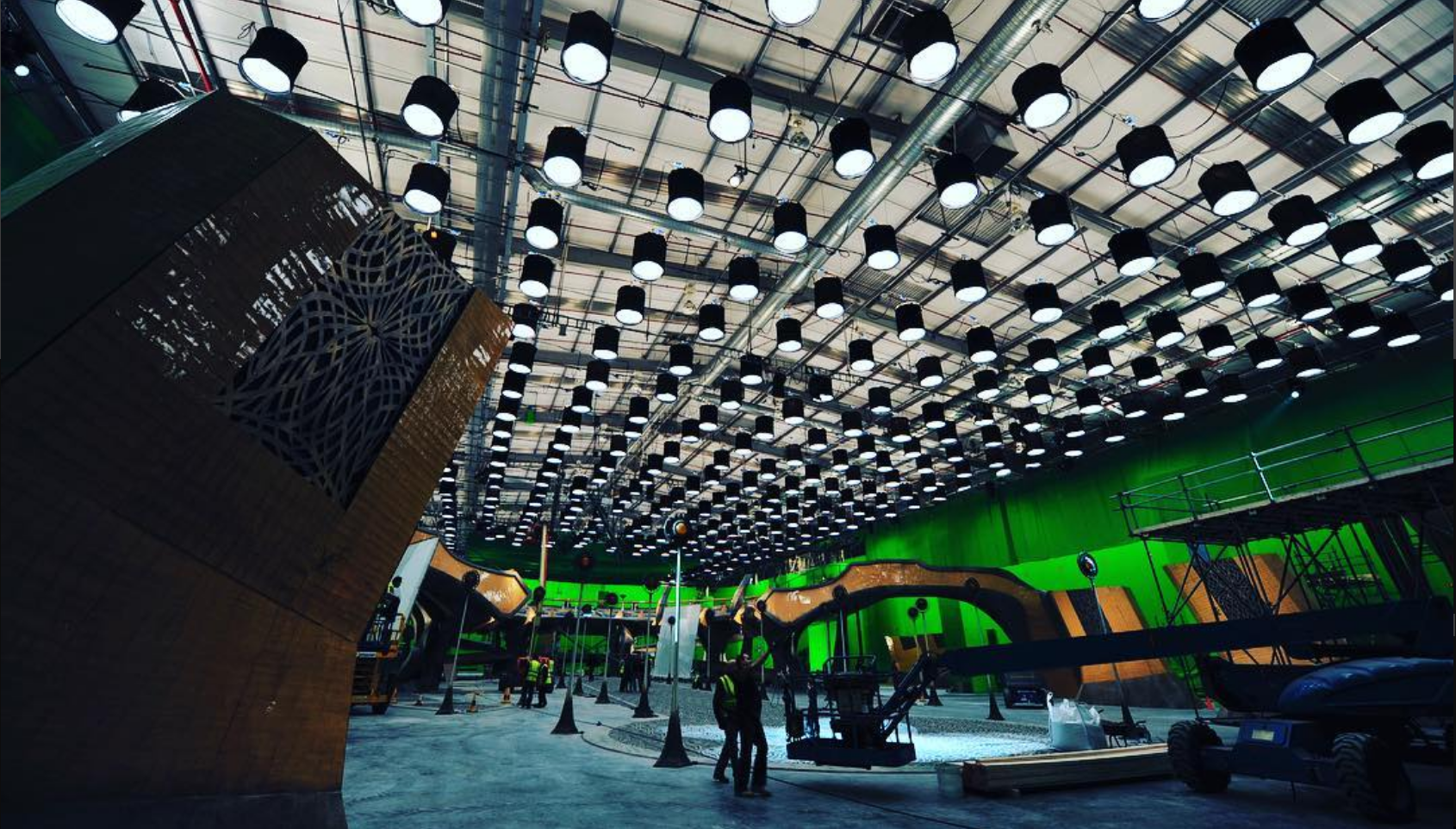 Dan Mindel (DOP for IX) shares a BTS Photo : StarWarsCantina