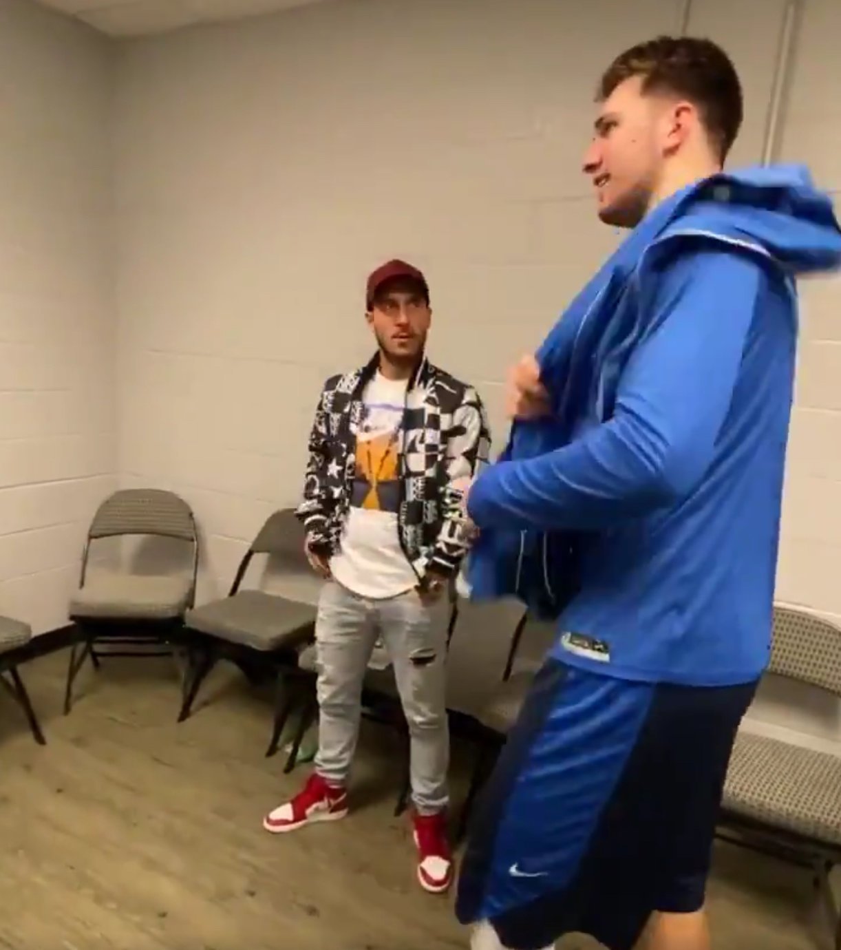 Ce mec de 1m70 à côté d’un 1m80 sur le forum Blabla 18-25 ans - 05-03 ...