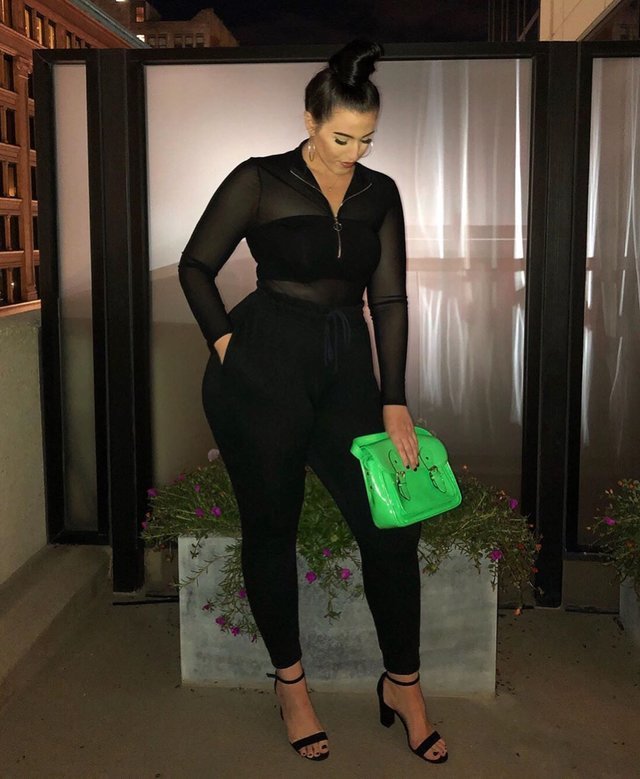 PHOTOS : Cette FEMME ALPHA FAIT 1m96, 96 KILOS, tu lui FAIS QUOI ? sur ...