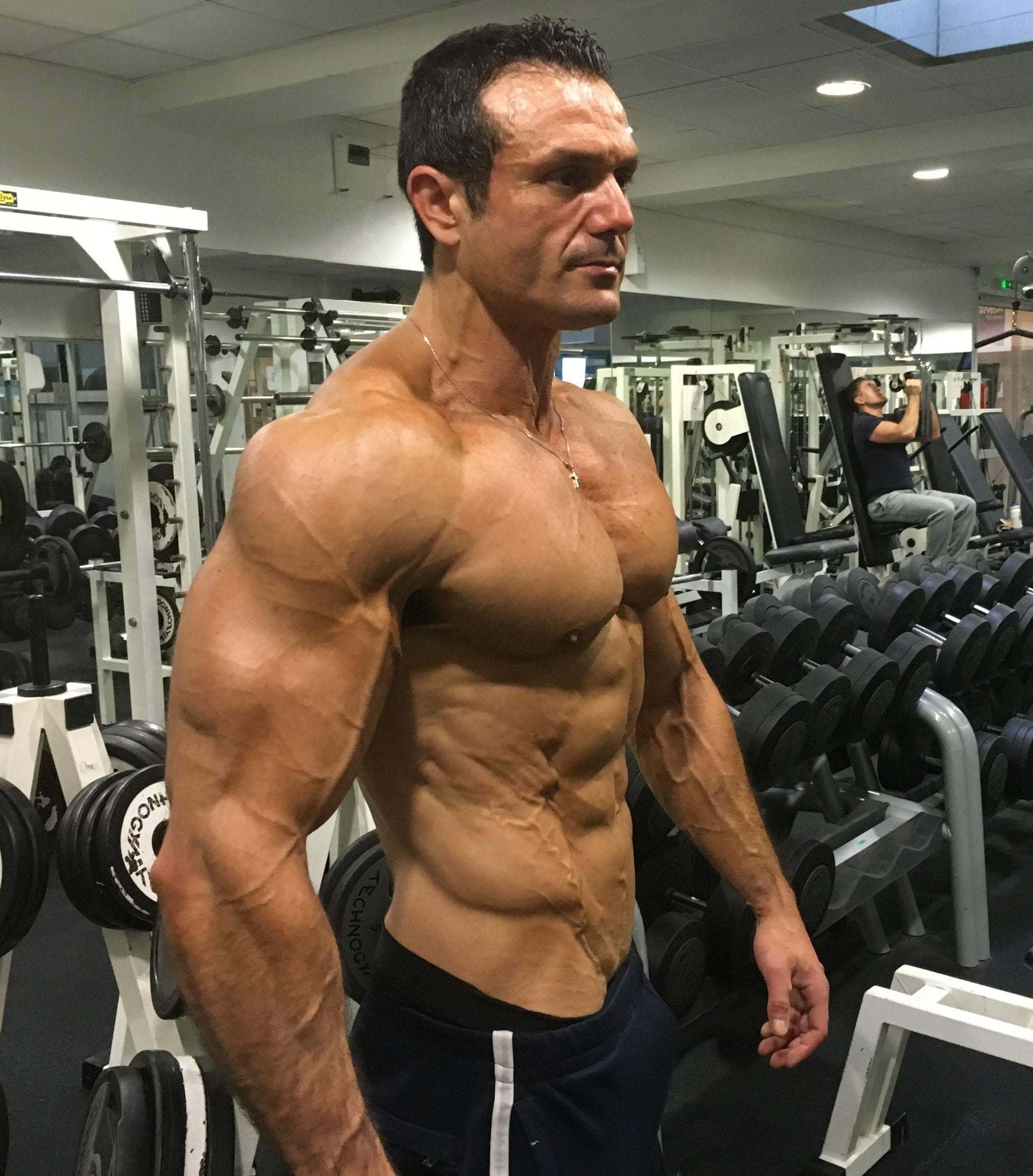 le corps de Enzo Foukra à 46 ans sur le forum Musculation & Nutrition ...