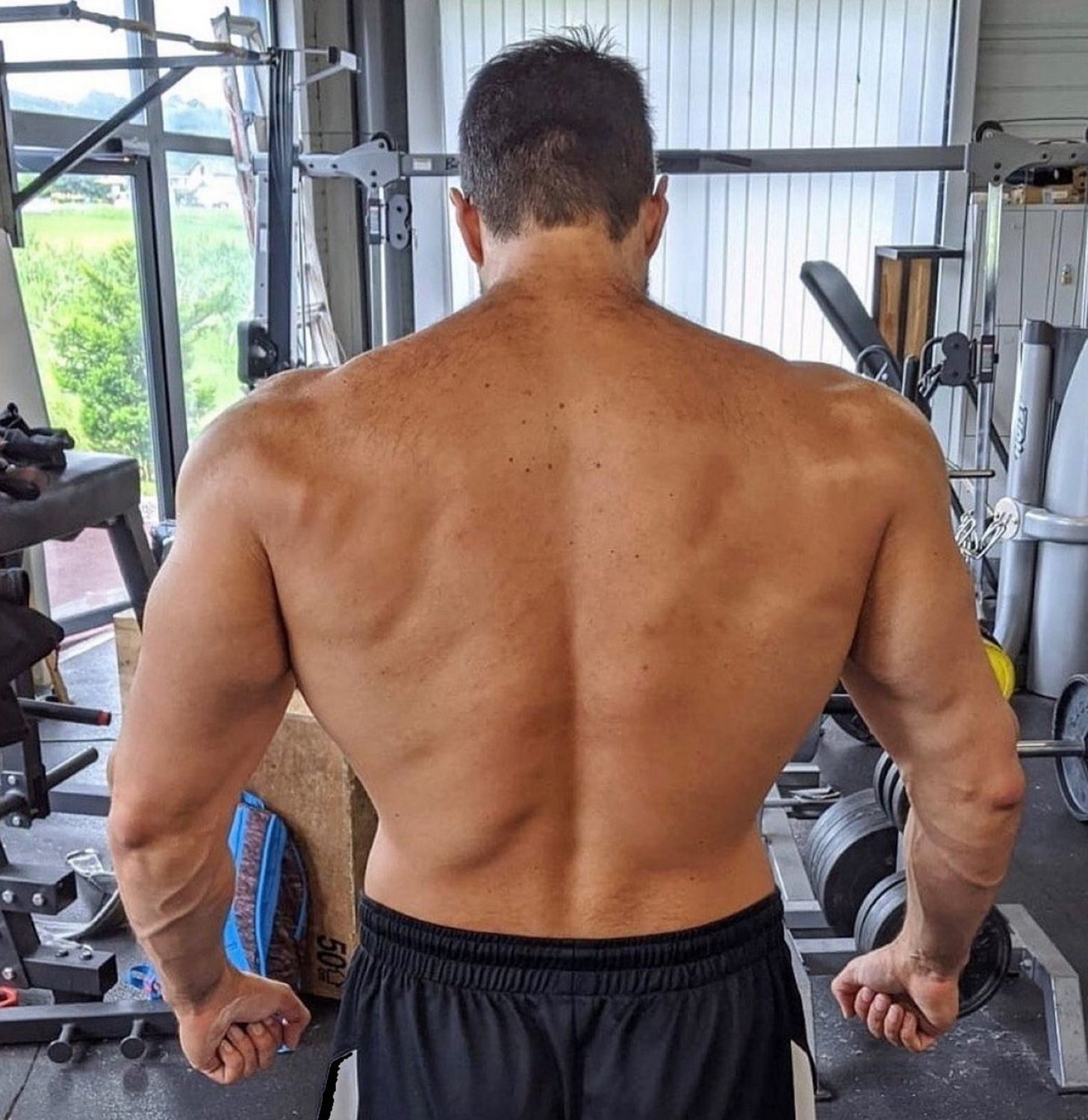 la photo de Rudy Coia maigre je m'en remets pas ! sur le forum ...