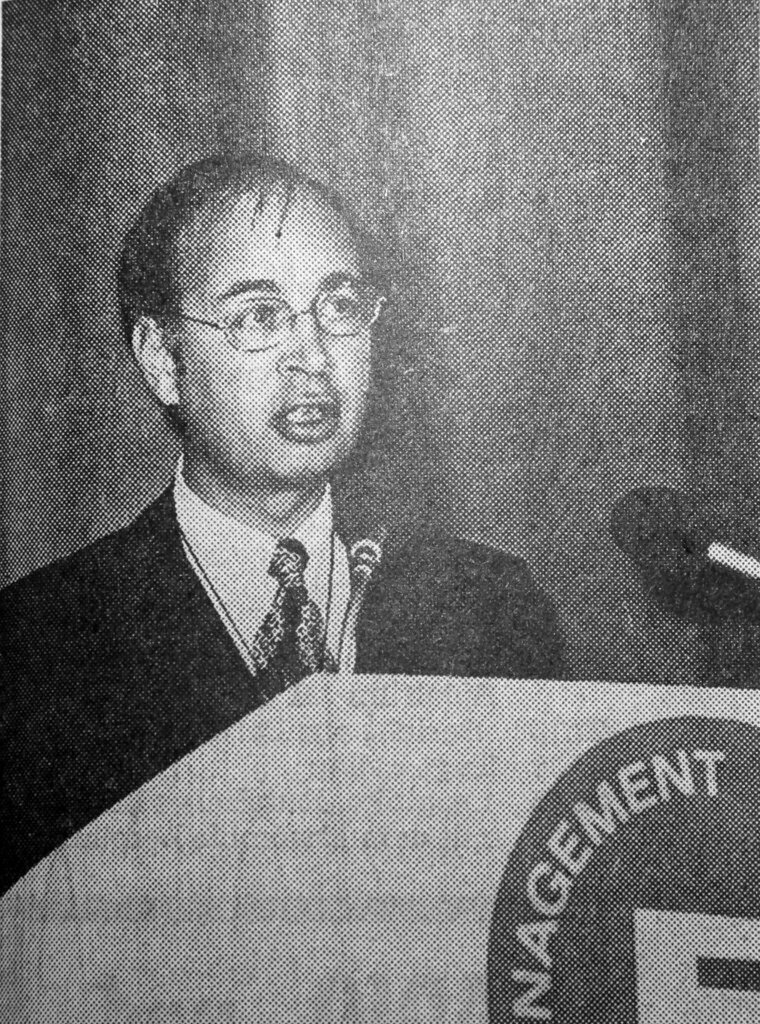 [PHOTO] Klaus Shwab était un 9/10 a l'époque sur le forum Blabla 18-25 ...