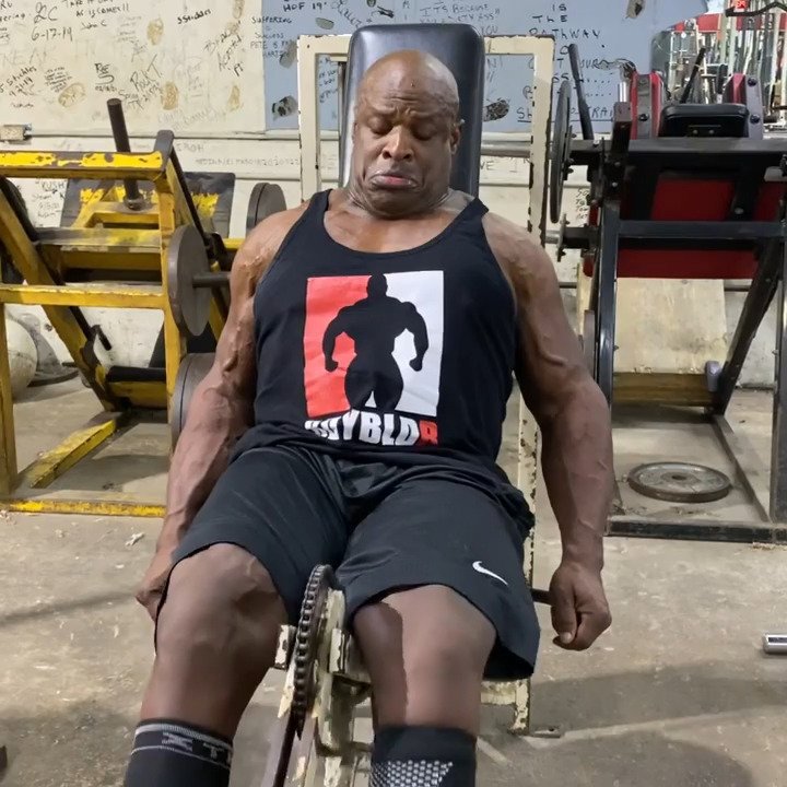 Rony Coleman (8x Mr Olympia) prend tjrs des produits ? sur le forum ...