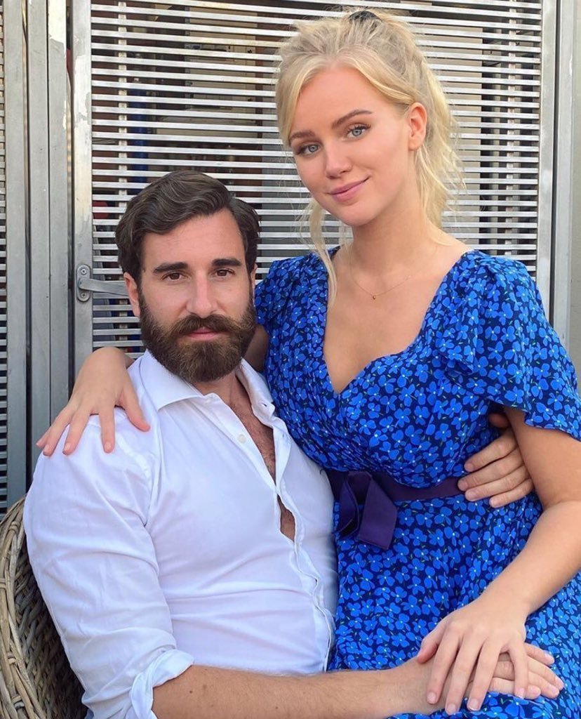 Ayaaaa l'ex MEUF 11/10 de Rochedy en couple avec un Arabe sur le forum ...