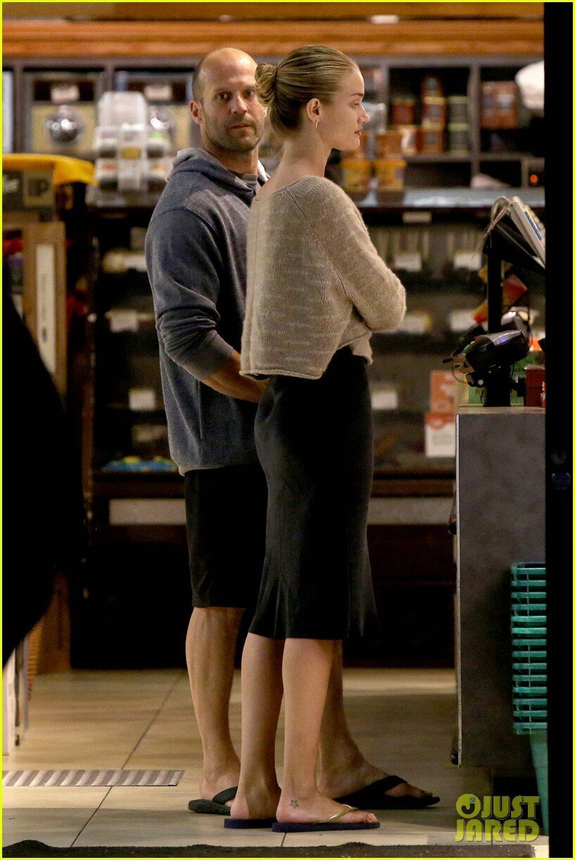 AYAAA Jason Statham qui se croit dans un film d'action en permanence ...