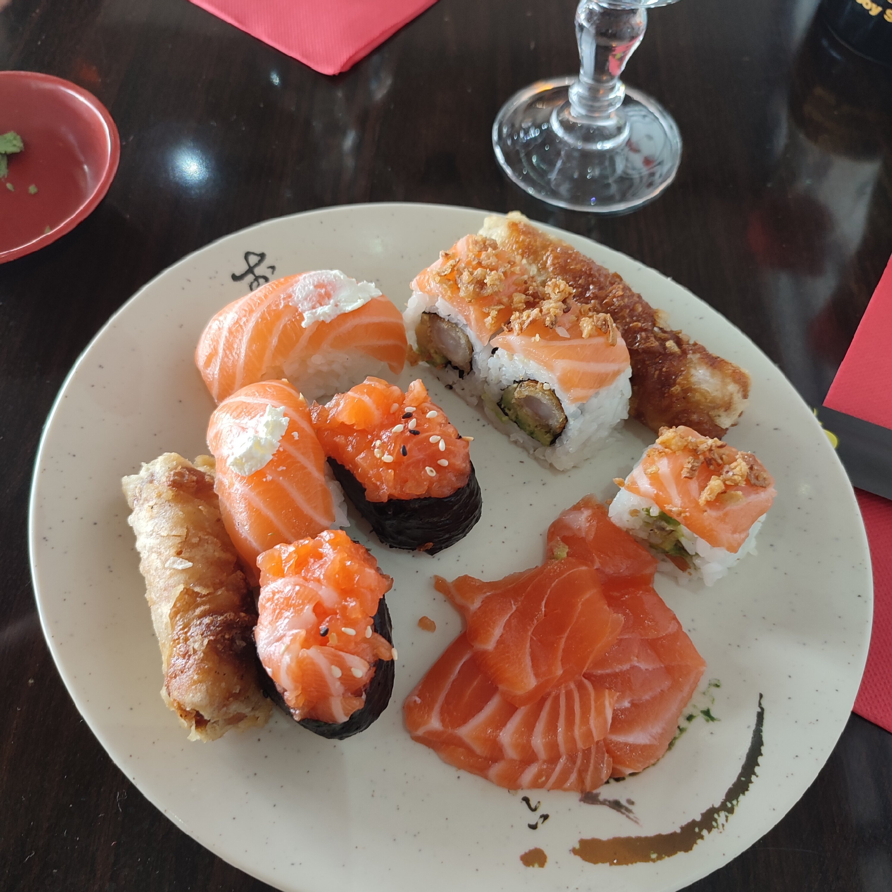 [photo] un gros lard au buffet V2 sur Onche, votre espace de liberté