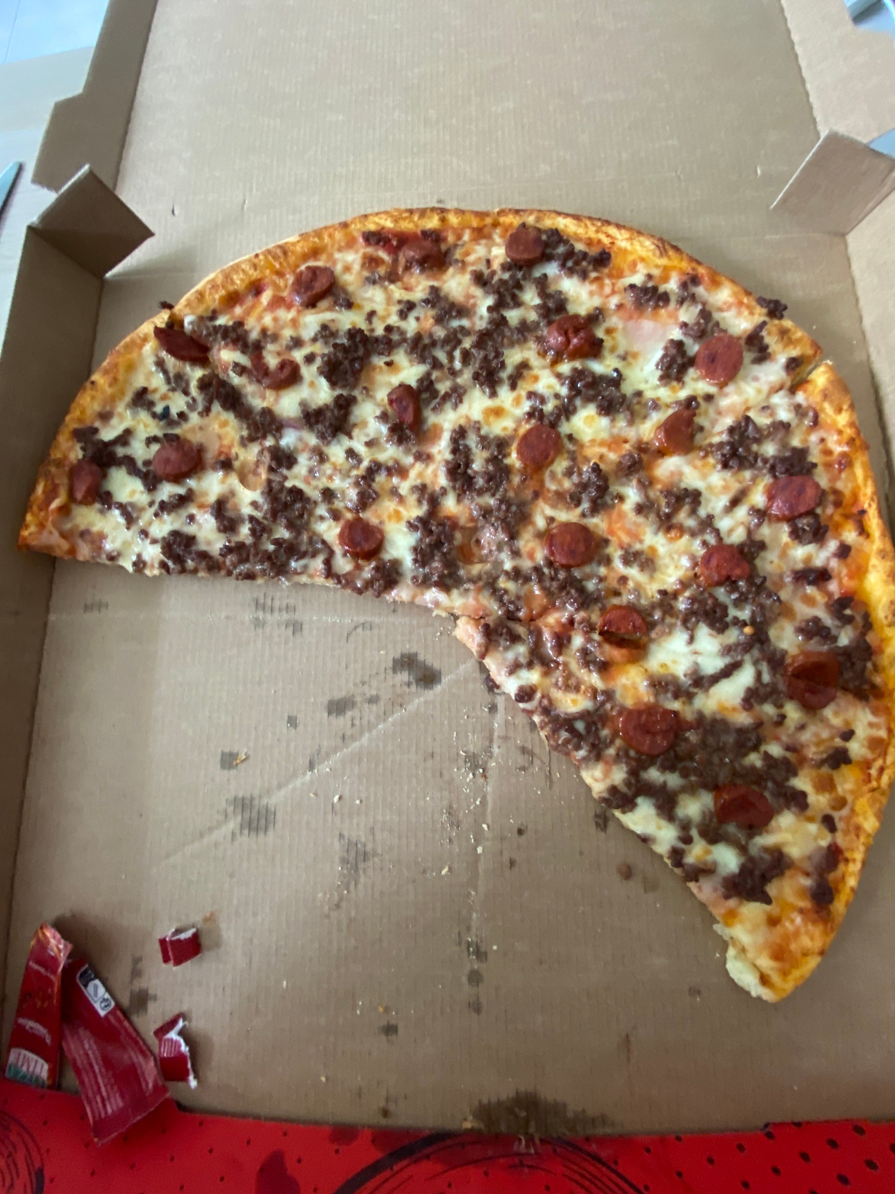 Ma PIZZA de 40 CM de DIAMÈTRE fait baver les SUMMERFAGS sur le forum Blabla 18-25 ans - 30-07 ...