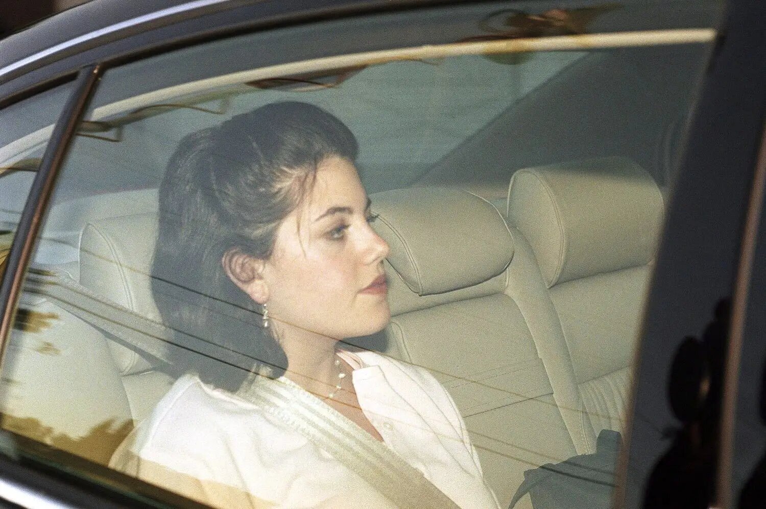 Bill Clinton ce CHAD qui se fait SUCK par une TEEN dans son BUREAU sur ...