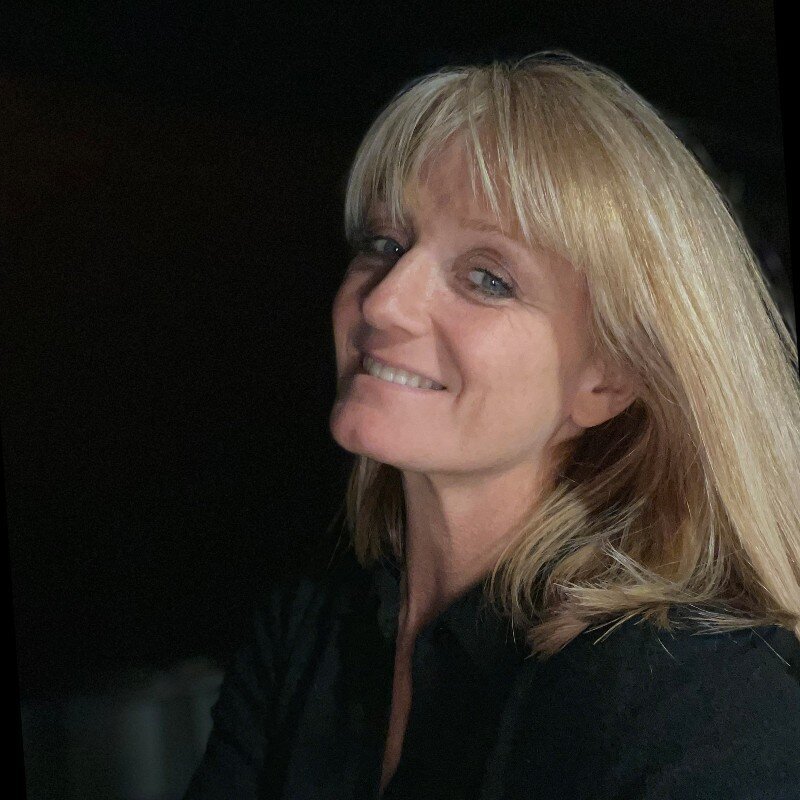 Marc menant adore voir sa femme se faire prendre dans des clubs ...