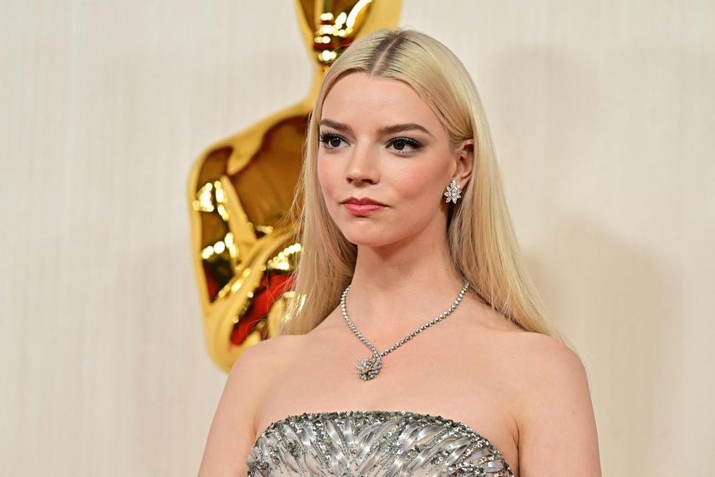 [SONDAGE] La Chanteuse et Actrice ANYA TAYLOR JOY est-elle BELLE ? sur ...
