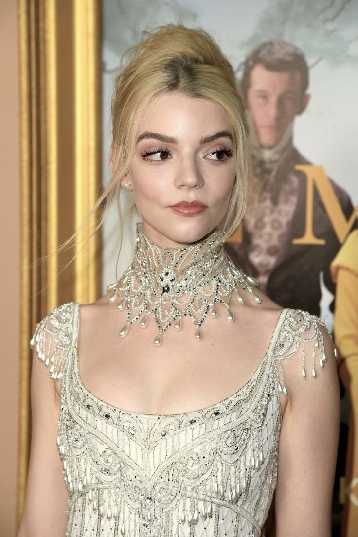 [SONDAGE] La Chanteuse et Actrice ANYA TAYLOR JOY est-elle BELLE ? sur ...