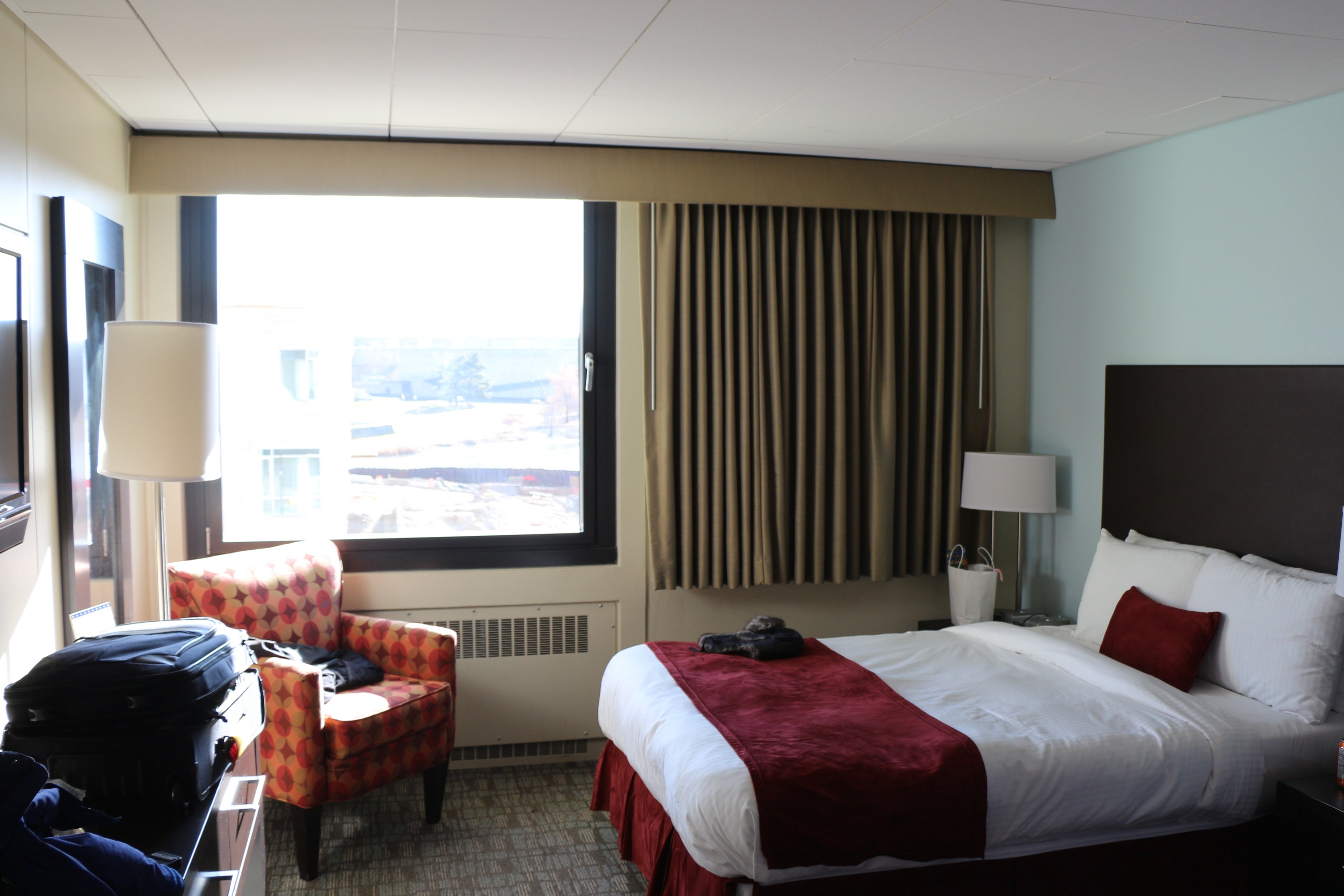 Les CUCK CHAIR dans les chambres d'HOTEL on en parle ? sur le forum ...