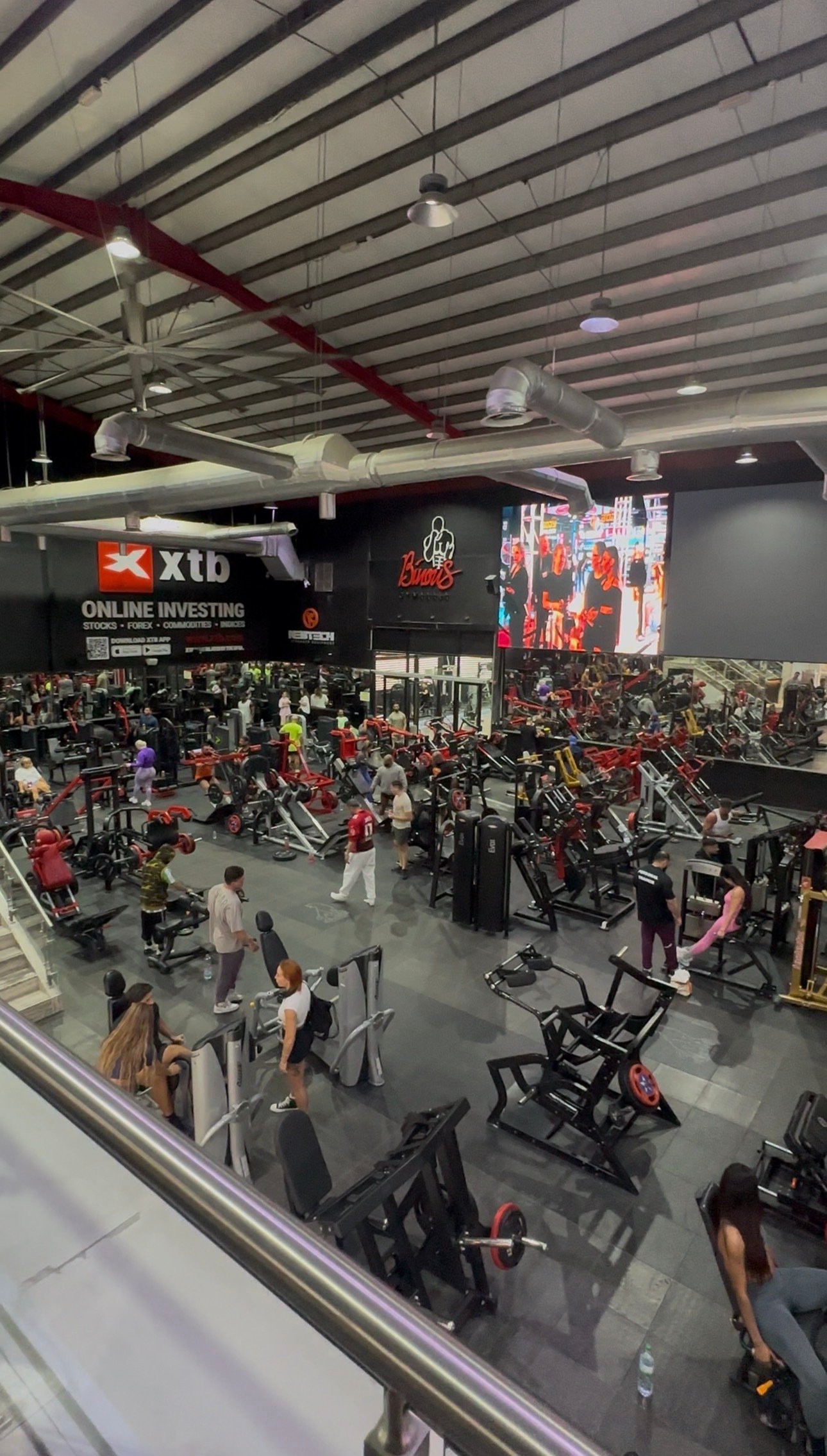Le BINOUS Gym à Dubaï DETRUIT par les FLAMMES sur le forum Musculation ...