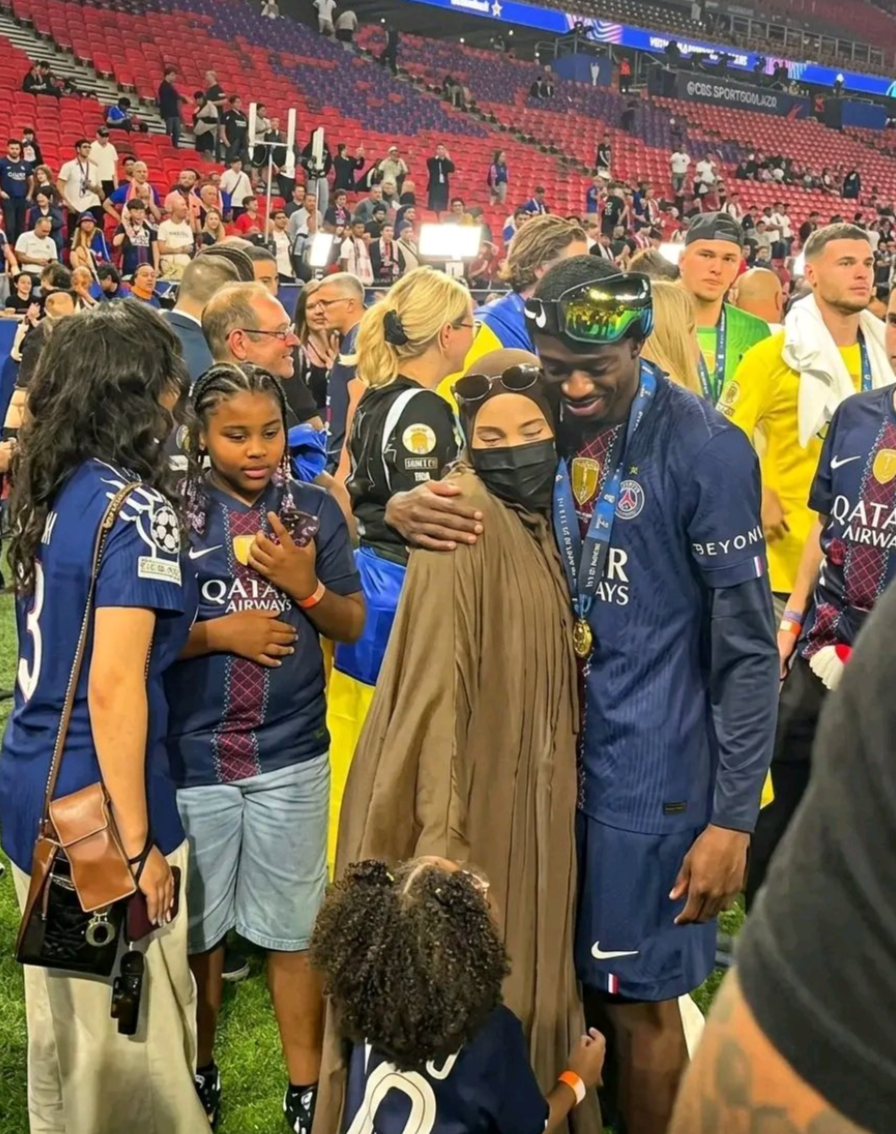 Dembele et sa femme après le match sur le forum Football - 31-05-2026 ...